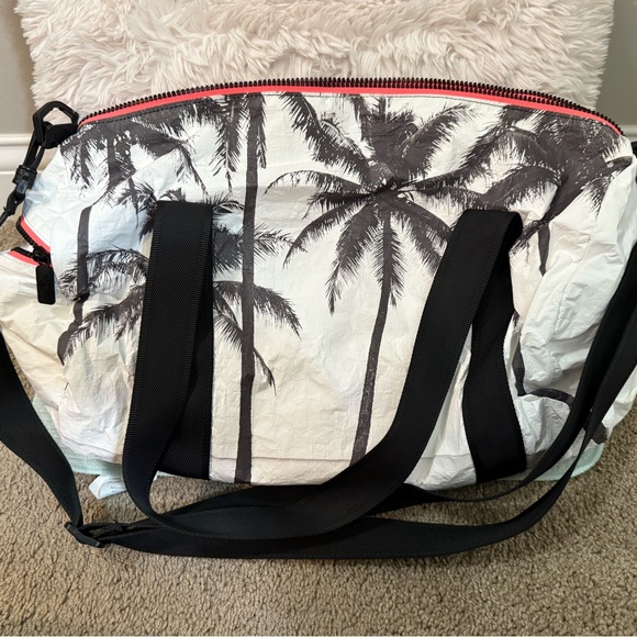 Bags | Aloha Collectionsamudra Duffel Palm Tree Print Womens Bag | Poshmark